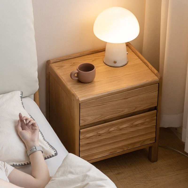 Yuki Solid Wood Bedside Table – IUIGA
